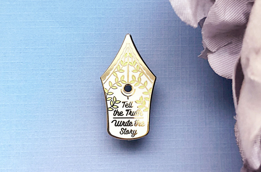 Write the Story Fountain Pen Enamel Pin – Alum and Ink