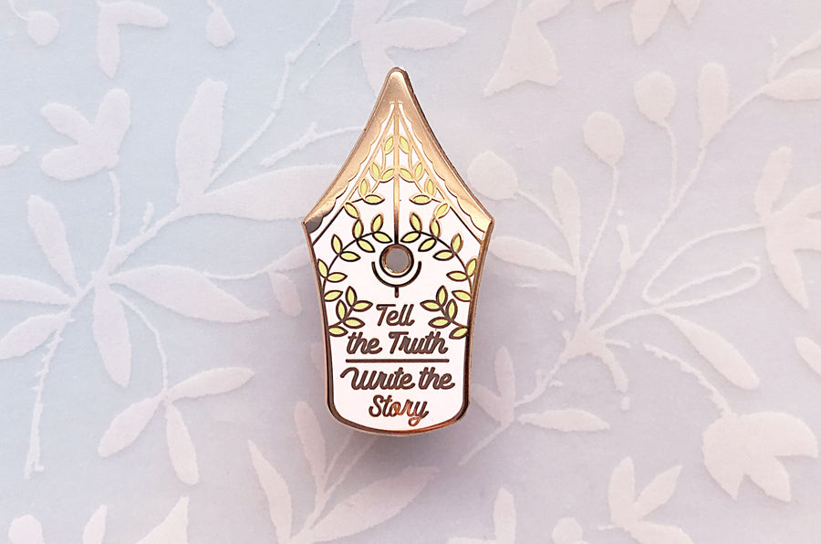 Write the Story Fountain Pen Enamel Pin – Alum and Ink